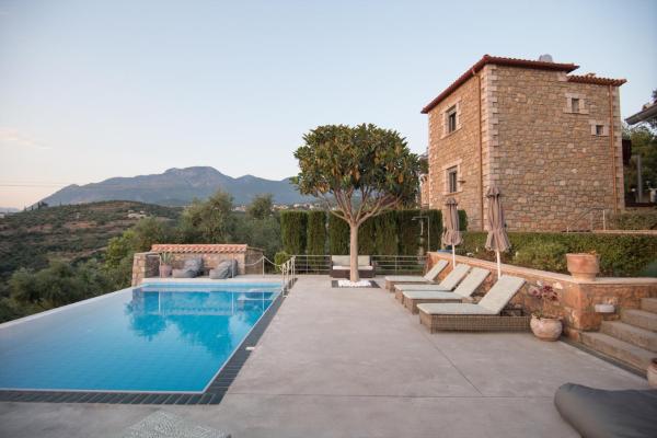 Villavia Residence - Sorocco & Ostria Retreats With Pool Access - Kalamata