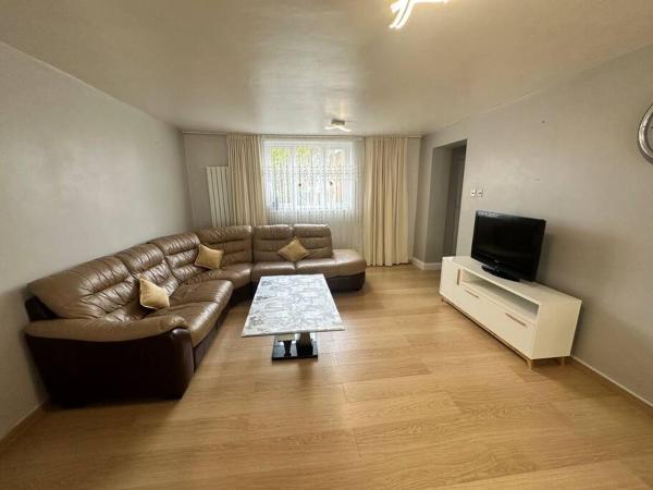 Sage House - City Centre Hanley, Alton Towers - Stoke-on-Trent