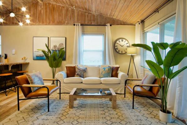 Serenity Sol ※ Surfside Charmer Near Beach & Jetty - Surfside Beach, Freeport