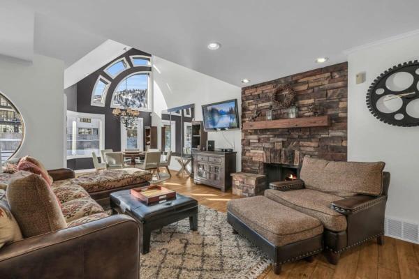 Roomy 4br Townhome Near Main St With Private Hot Tub - Park City, UT