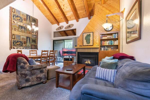 2br Townhome Walk To Beach Or Trails - Tahoe City, CA
