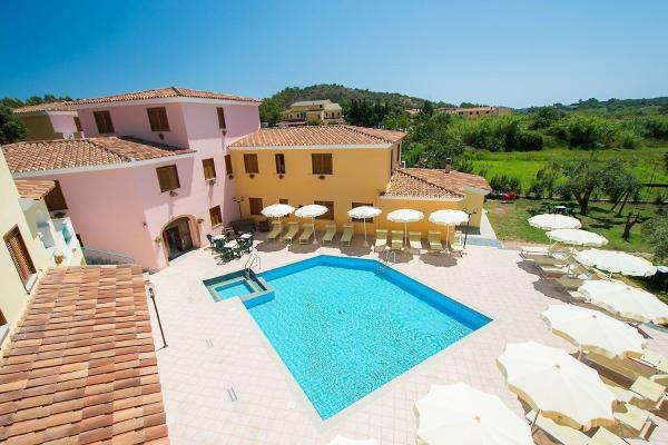 Residence Con Piscina A Sos Alinos - Italy