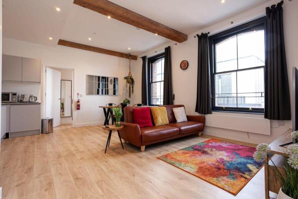 Superb 2bed 2bath 5min Walk To Victoria Station - ロッチデール