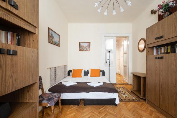 Bpr W21 Retro Home With Balcony - Budapest