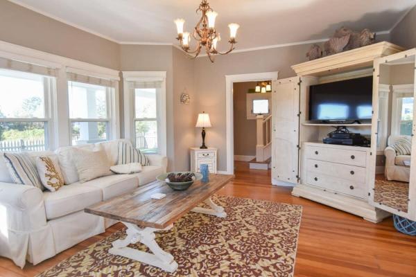 Walk To Beach At Historic Sears Kit Home - Cape Cod, MA