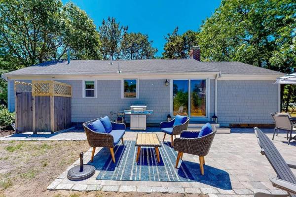 Beautiful Home Walk To Water Dog Welcome - Cape Cod, MA