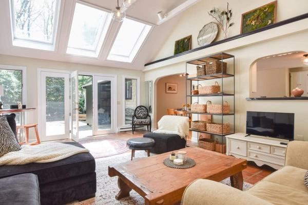 Bright & Open Central A C Dog Friendly - Sandwich, MA