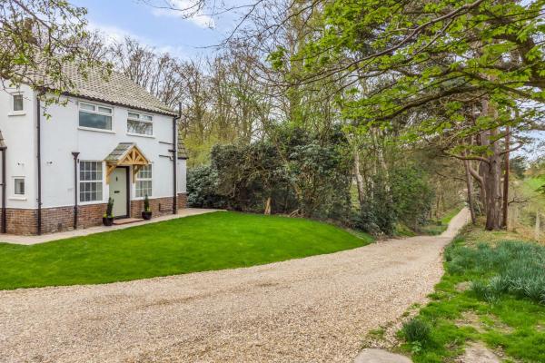 Cromer Coastal 6-bed House L Near Beach, Parking & Garden - Sheringham