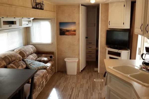 Crystal Camper 2 Bedroom Large Rv W/wooded Trail - Beulah, MI