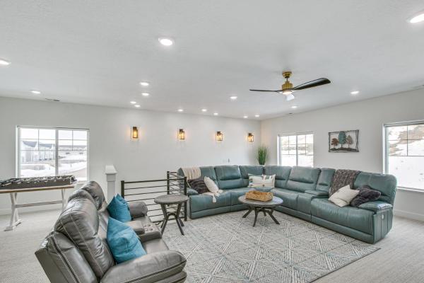 Modern & Spacious Garden City Home W/ Pool Access! - Garden City, UT
