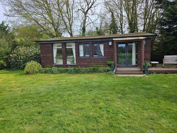 Dunmow 1-bed Cabin Sleeps 4 10 Mins To Stansted - Chelmsford
