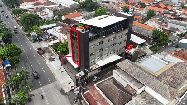Eno Front One Hotel Semarang - Semarang