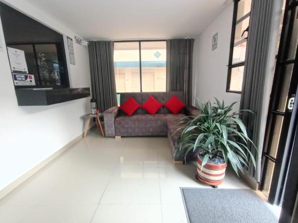 Hospedaje Silom -