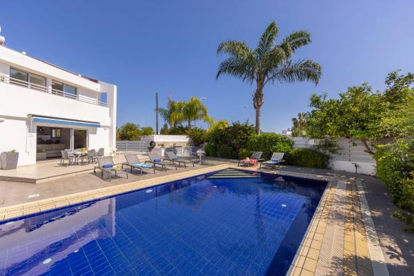 Azure Luxury Pool Villa - Protaras