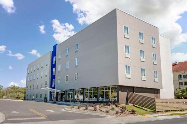 Sleep Inn & Suites Fort Walton Beach - Destin West - Okaloosa Island, FL