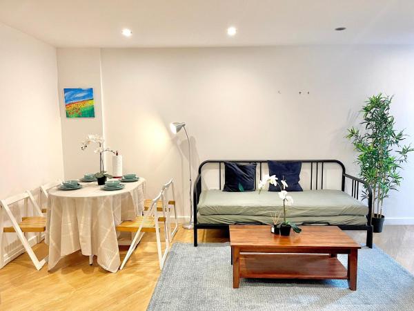 Modern Patio Flat Close To Tower Bridge - London, UK