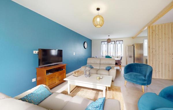 Awesome Home In Chey With Kitchen - Melle