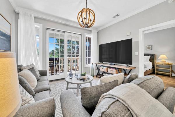 Overlooking 30a! Great Location! Easy Beach & Pool Access! - Alys Beach, FL