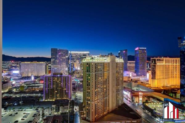 Mgm Signature-33-711 F1 Track & Strip View Balcony - The LINQ Hotel + Experience
