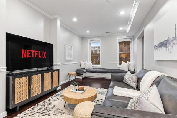 Exceptional 4-br Homestay Near Rock Creek Park - Silver Spring, MD