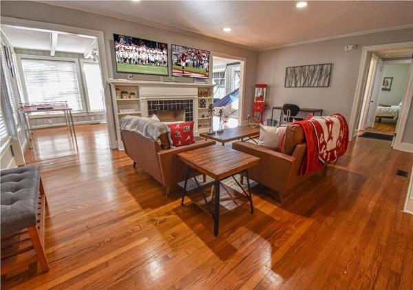 Sweet Home Alabama Sleeps 8 - Alabama