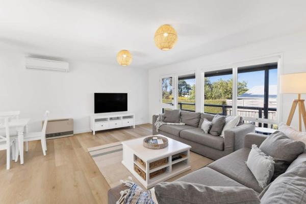 Blue Seas Beach House, 400 Metres To The Beach - Geelong
