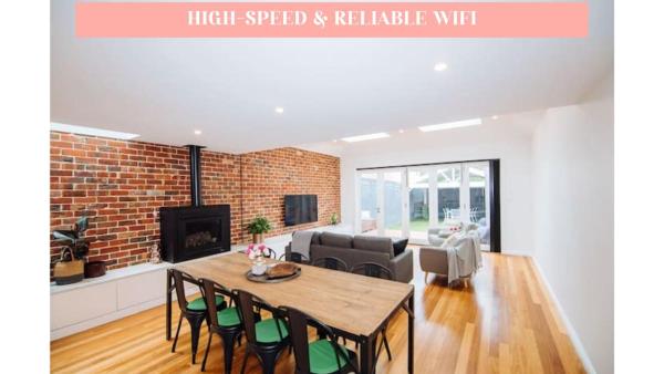 Sensational Renovated Cottage In Beautiful Seddon - Tottenham