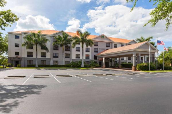 La Quinta By Wyndham Bonita Springs Naples North - Bonita Springs, FL
