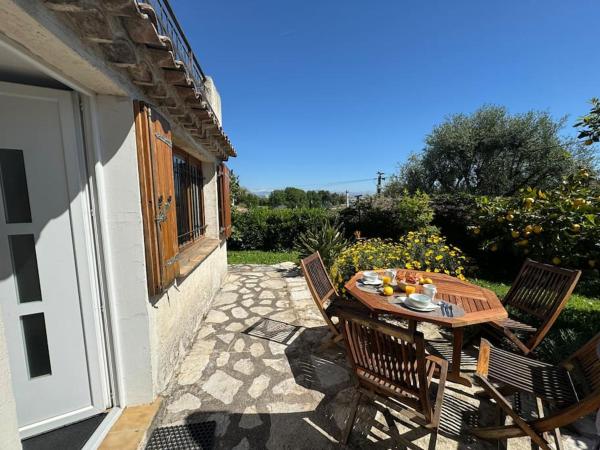Bas De Villa Provençale 2 Pièces Avec Jardin - Villeneuve-Loubet