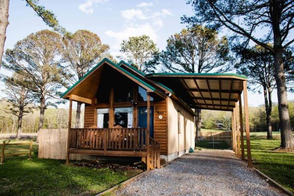 The Lucky Lodge At Lake Guntersville - Mountain Lakes - Guntersville, AL