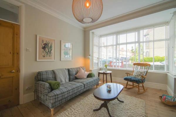 Cosy Stylish House Near Southend - Pass The Keys - Southend-on-Sea