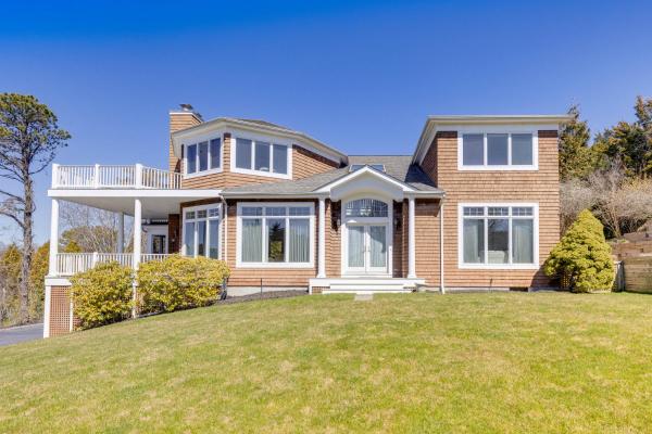 Hamptons Home Near Beaches With Pool And Water Views! - Hampton Bays, NY