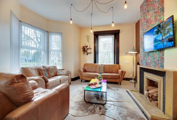 Newcastle City Apt5,free Street Parking,4 Bedroom House With 2 Full Bathroom And Kitchen,all Rooms With Tvs,7 Beds,netflix - Newcastle upon Tyne