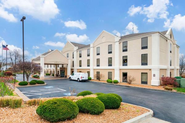 Comfort Inn Near Six Flags St Louis - Eureka, MO