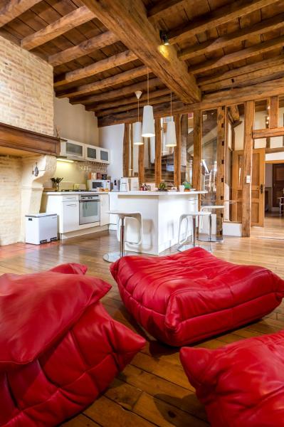 Suite Mana Ohana - Luxe Et Authenticité à 2 Pas De La Place Ducale Avec Parking Privé - Lac des Vieilles Forges
