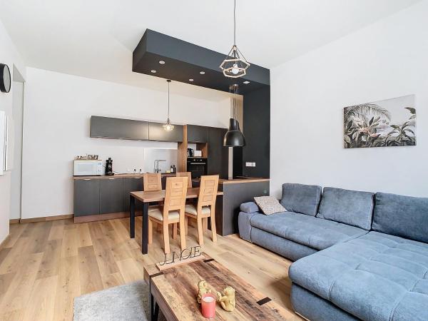 Le Cèdre De Jori - Isère