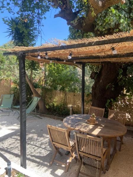 Rez De Villa Avec Jardinet Proche De La Plage - Île de Porquerolles