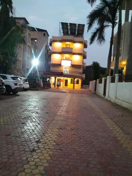 Hotel Shri Pushpanjali Shirdi - Shirdi