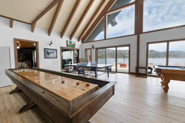 Hakuna Matata Lakefront - Lakefront, Private Dock, And Game Room! - Big Bear Lake, CA
