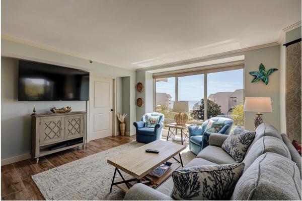 New Furniture New Paint New King Bed Master 2 Queens Bikes & Beach Gear Included - Hilton Head Island