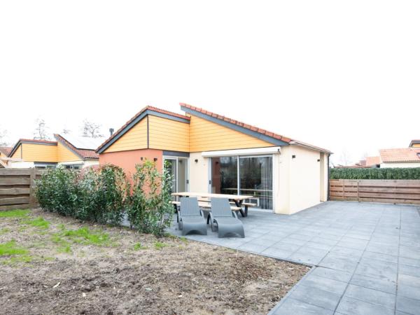 Bungalow With Whirlpool And Sauna - Zoetermeer