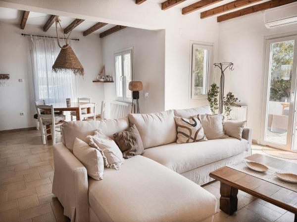 The Mykonos House - Newly Renovated Villa Near Town - Mykonos