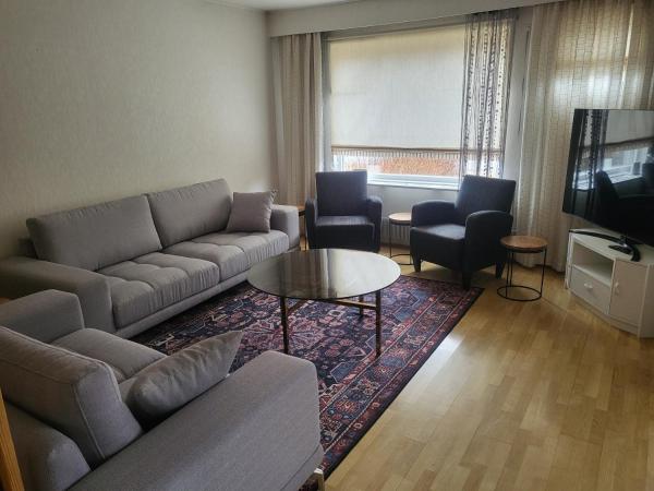 Apartment 136 M2 With 3 Bedrooms And 2 Livingrooms, 2 Floors, Walking Distance To All Amenities - Finlande