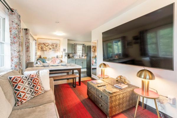 Blue Sparrow's Nest - Green Mountain Falls, CO