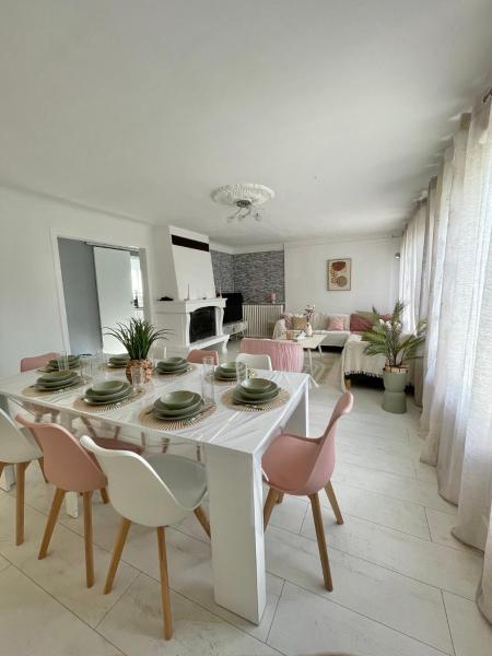 Maison Chaleureuse 4 Chambres Avec Jardin - Proche Paris - Arena Paris Nord Villepinte - Parc Des Expositions - Aéroport Cdg - Disney - Astérix - ibis Styles Paris Charles de Gaulle Airport