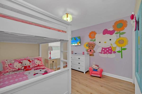 Perfect For Families Comfortable Villa With Private Pool Area Close To Parks And Shopping - Florida