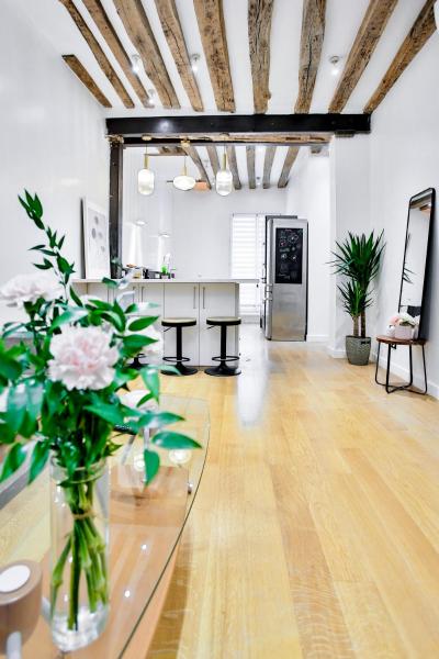 Marais 4 Bedrooms New Apartment - Paris