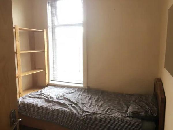 Single Room - Town & University Nearby, 24h Bus, Airport-linked - Stockport