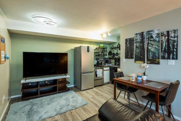 Nn - The Narwhal - Porter Creek 1-bed 1-bath - Whitehorse