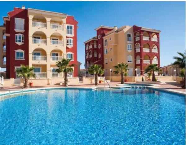Ground Floor Apartment With 3 Pools - Los Alcázares